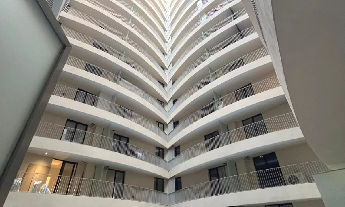 Jepet me qera ambient per zyra tek mine peza - Tirane